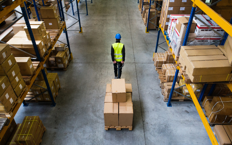 HOW TO OPTIMISE YOUR WAREHOUSE WITH THE RIGHT MATERIAL HANDLING EQUIPM